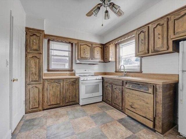 house with 3 bedroom, Franklin Square NY ES105207367