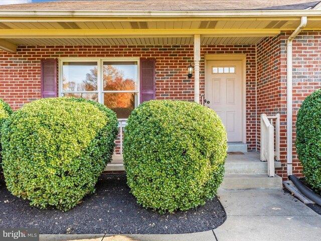 house with 3 bedroom, Frederick MD DLS89486944