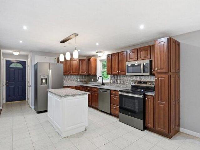house with 3 bedroom, Fremont NH ES104045811