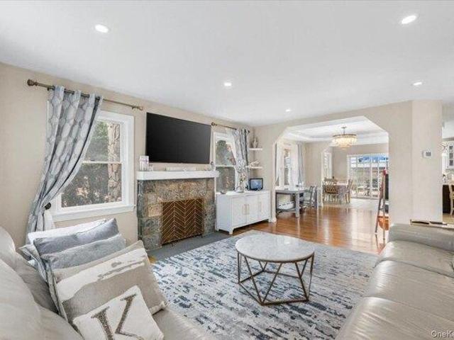 house with 3 bedroom, Fresh Meadows NY ES103627099