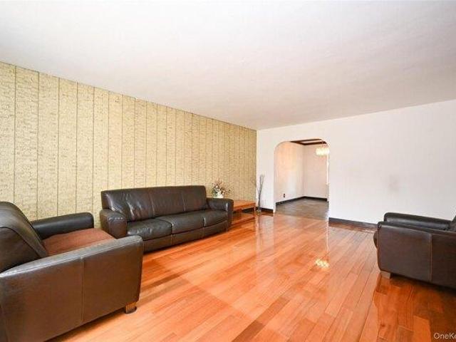 house with 3 bedroom, Fresh Meadows NY ES103621333