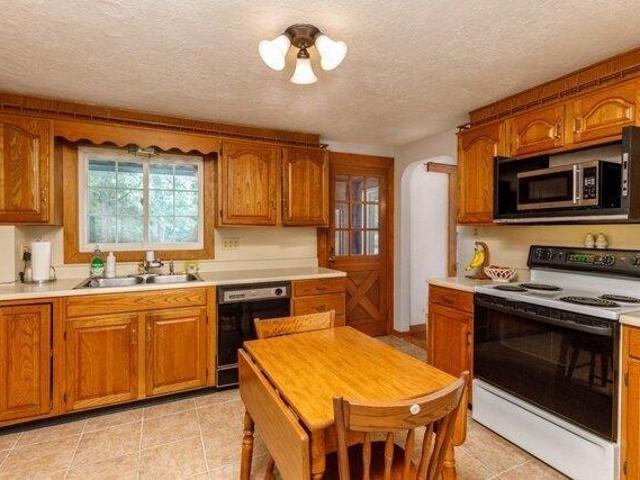 house with 3 bedroom, Gardner MA DS104192105