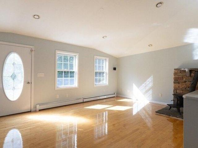 house with 3 bedroom, Gardner MA ES104351842