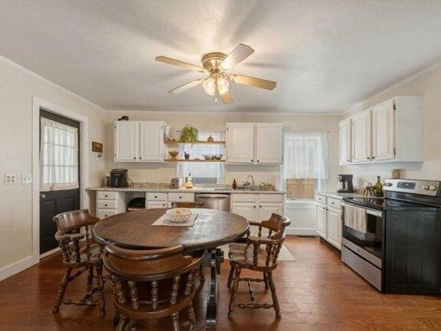house with 3 bedroom, Gardner MA ES105141221