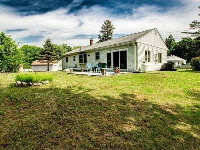 house with 3 bedroom, Gardner MA ES102824158