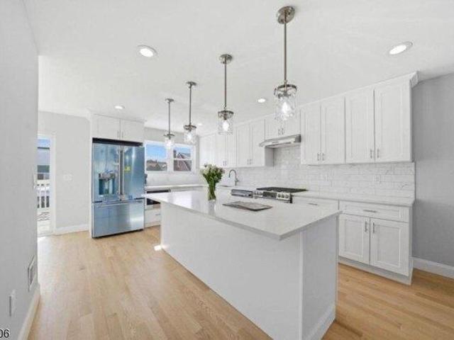 house with 3 bedroom, Garfield NJ DLS102479336