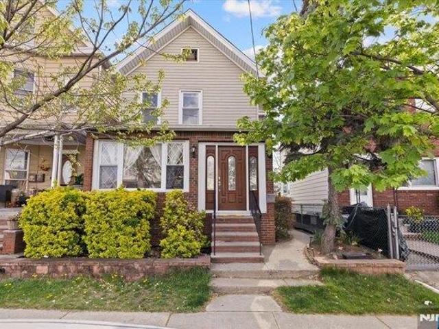 house with 3 bedroom, Garfield NJ DLS102707942