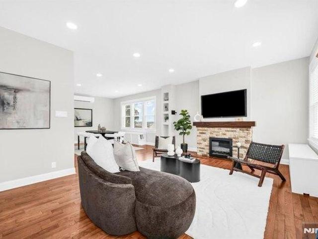 house with 3 bedroom, Garfield NJ DS104375836