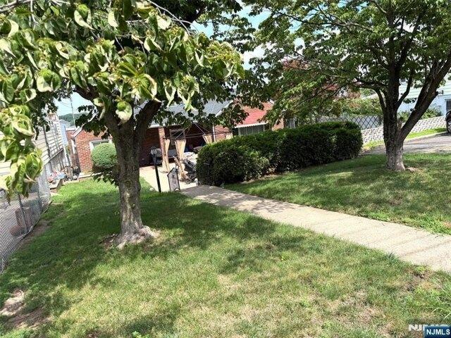 house with 3 bedroom, Garfield NJ ES104329303