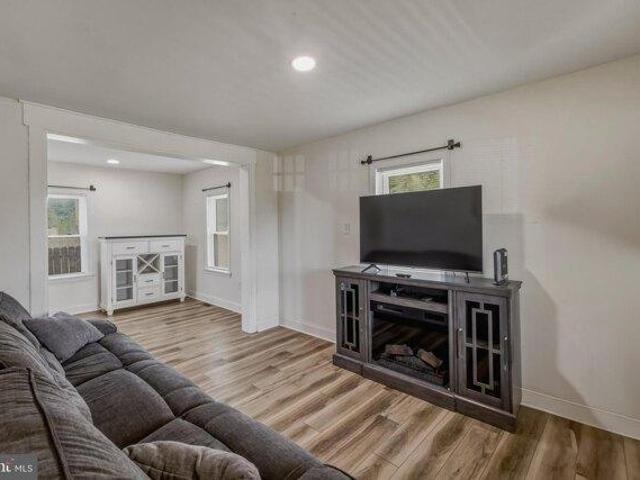 house with 3 bedroom, Gibbstown NJ ES104921336