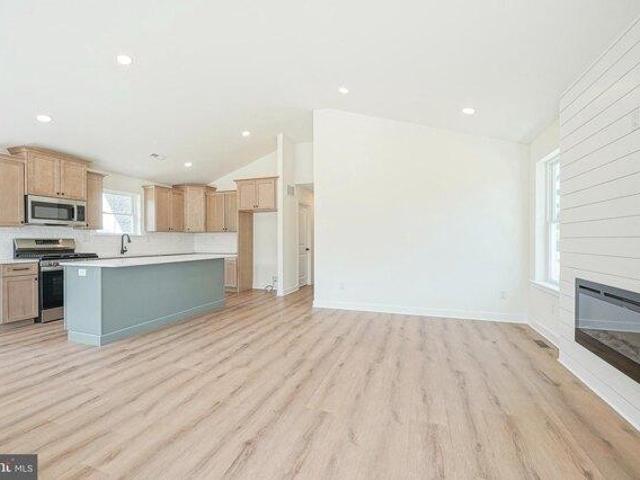 house with 3 bedroom, Gibbstown NJ ES105174901