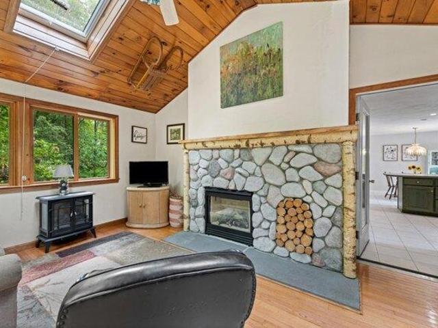 house with 3 bedroom, Gilford NH ES103888964