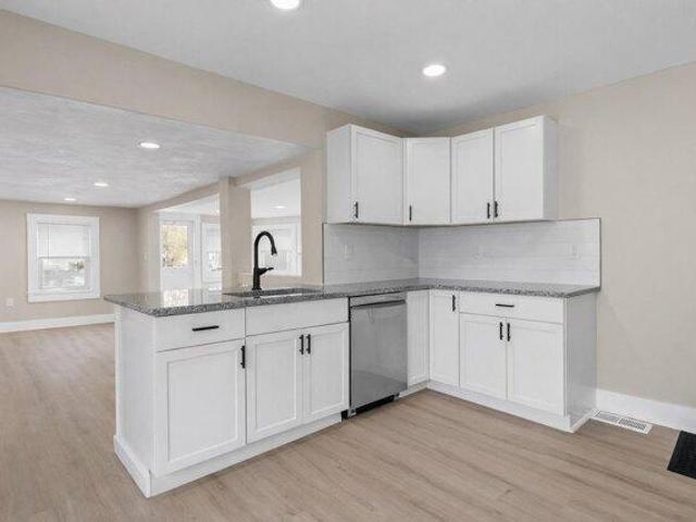 house with 3 bedroom, Gilmanton NH DS102669476