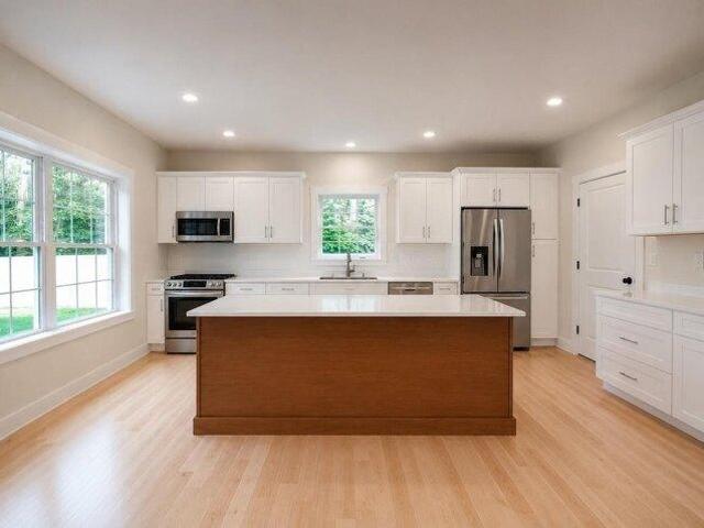 house with 3 bedroom, Goffstown NH DLS102763168