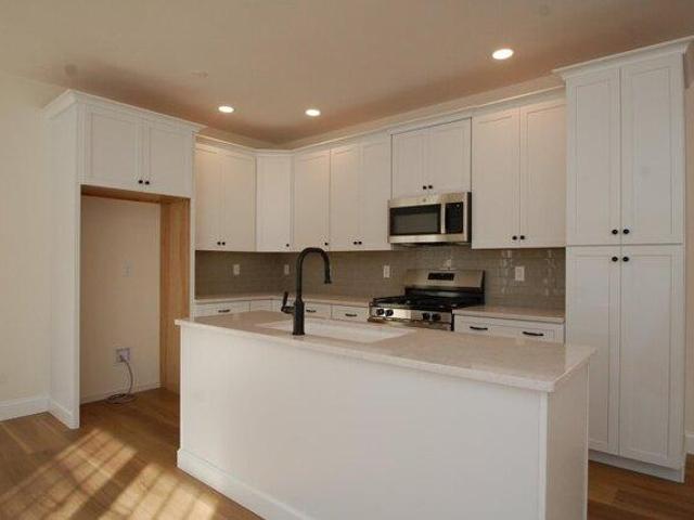house with 3 bedroom, Goffstown NH DS101857917
