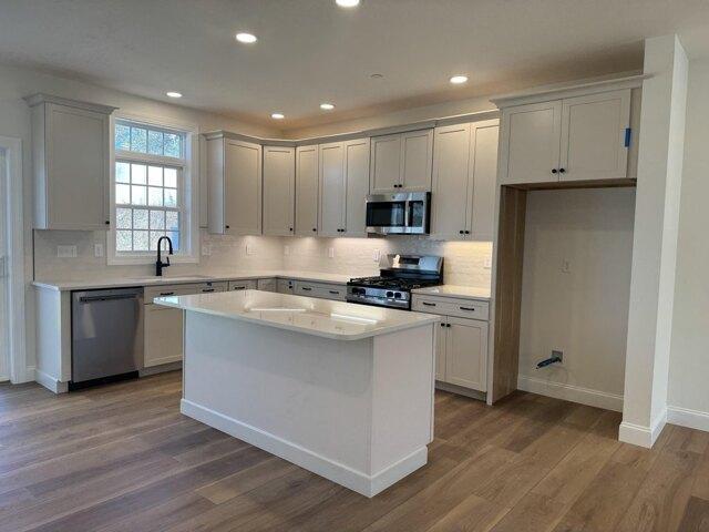 house with 3 bedroom, Goffstown NH DS102478823