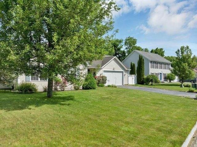 house with 3 bedroom, Goffstown NH DS103019169