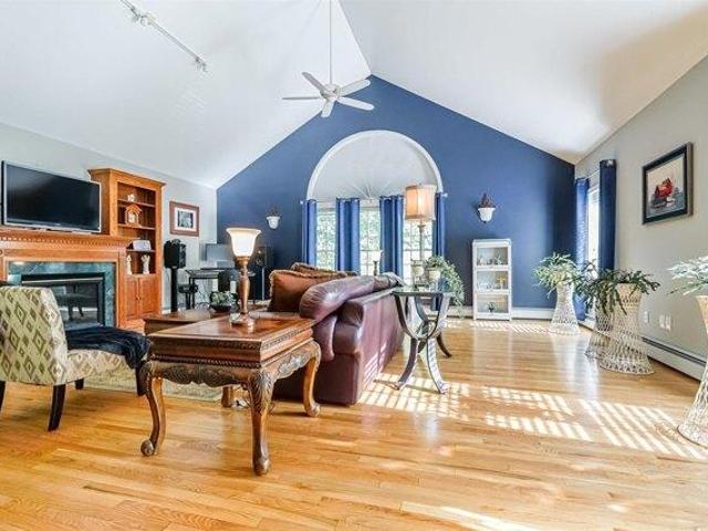 house with 3 bedroom, Goffstown NH DS103220824
