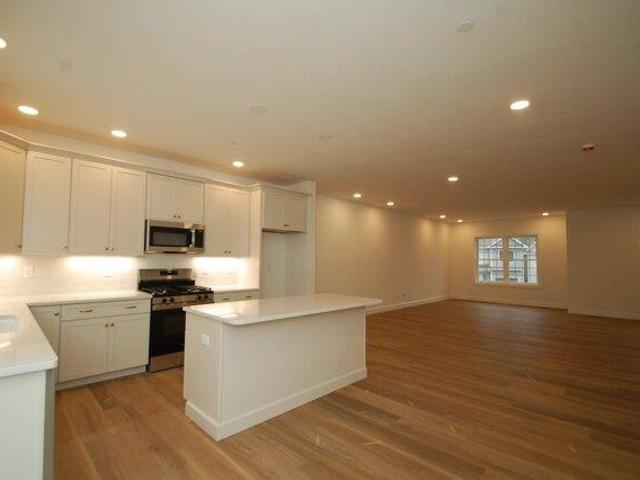 house with 3 bedroom, Goffstown NH ES104921137