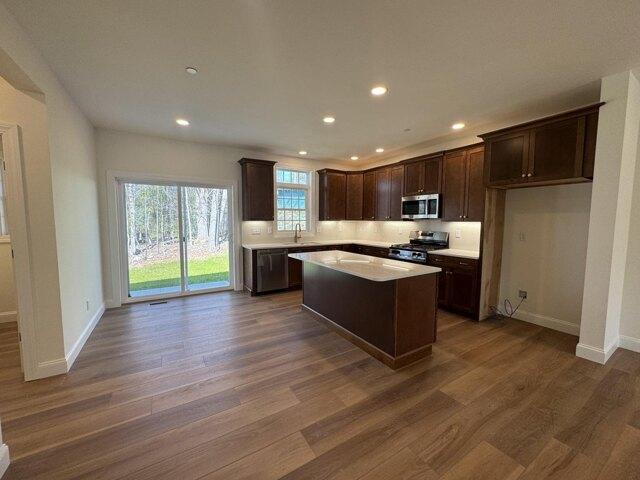 house with 3 bedroom, Goffstown NH ES104188937