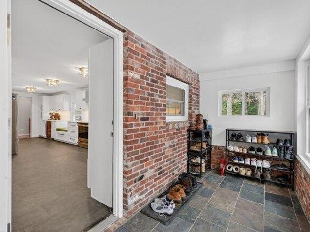 house with 3 bedroom, Gorham ME DS102635427