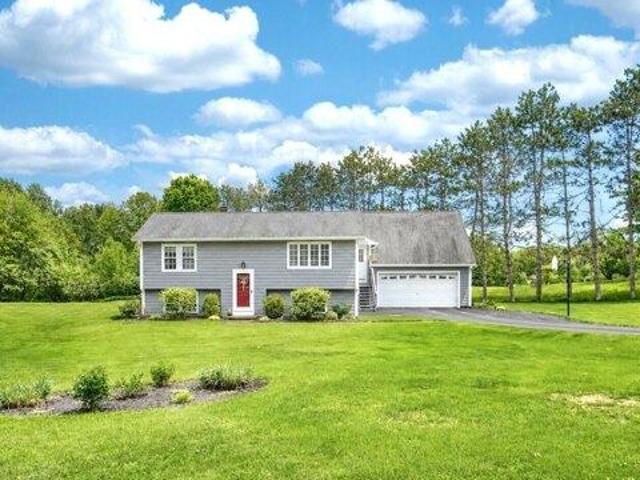 house with 3 bedroom, Gorham ME DS104010454