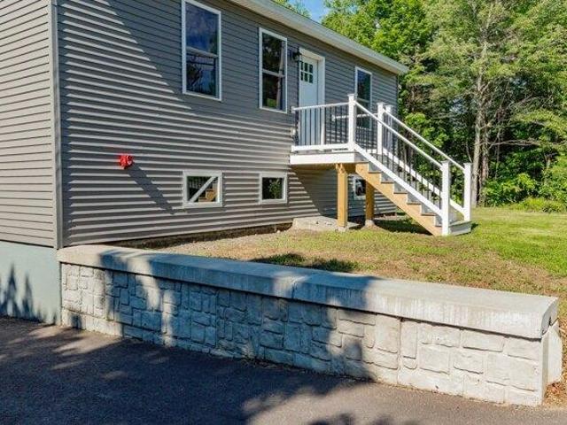 house with 3 bedroom, Gorham ME ES104192919