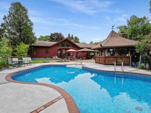 house with 3 bedroom, Gorham NH ES105231428