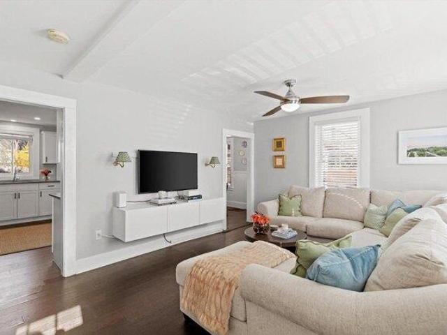 house with 3 bedroom, Gloucester MA DLS103072276