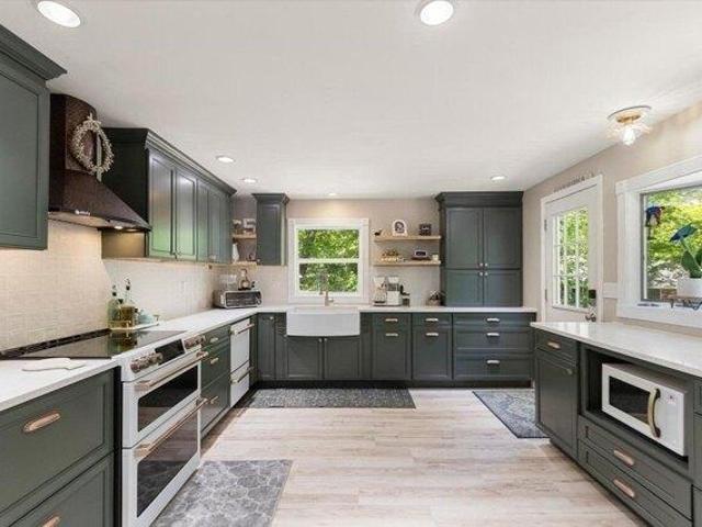 house with 3 bedroom, Gloucester MA ES104043974