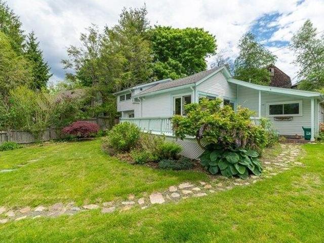 house with 3 bedroom, Gloucester MA ES104649541