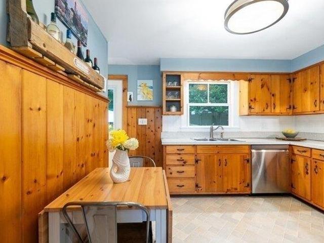 house with 3 bedroom, Gloucester MA ES105141171