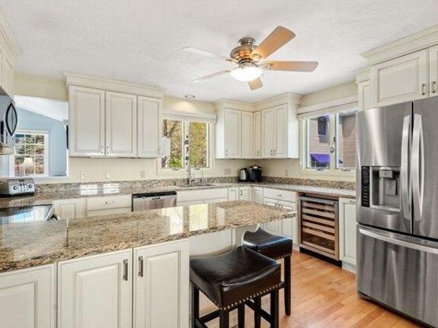 house with 3 bedroom, Gloucester MA ES105142245