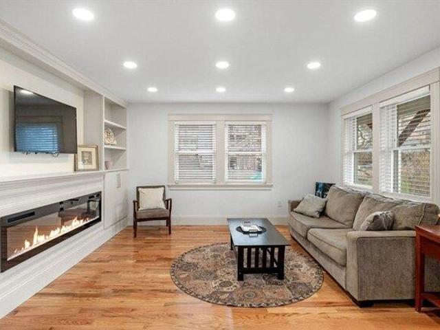 house with 3 bedroom, Gloucester MA ES103433261