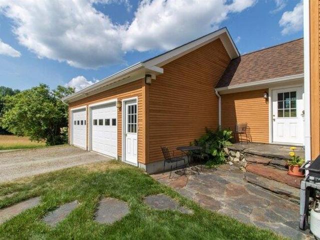 house with 3 bedroom, Glover VT ES104790981