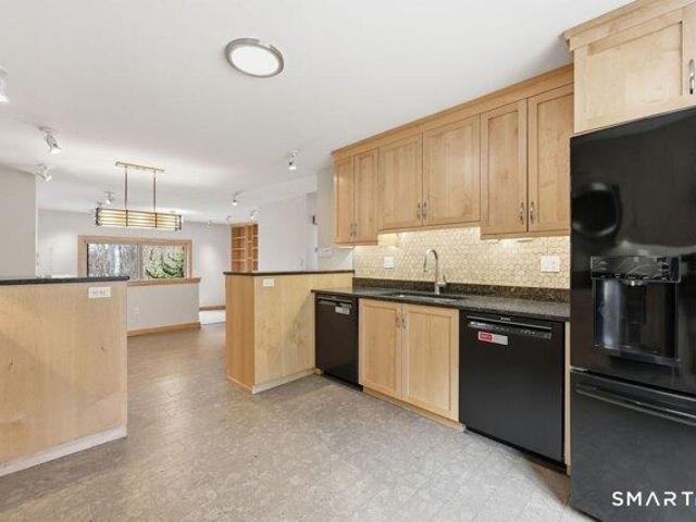 house with 3 bedroom, Glastonbury CT DS101895888