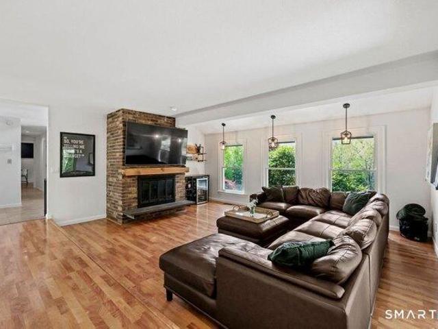house with 3 bedroom, Glastonbury CT DS102727354