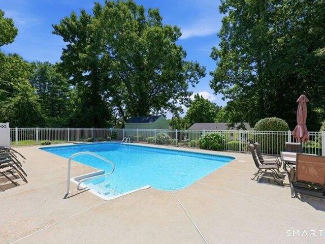 house with 3 bedroom, Glastonbury CT DS104009493