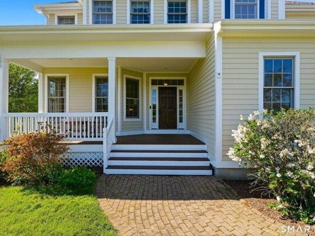 house with 3 bedroom, Glastonbury CT DS104115400