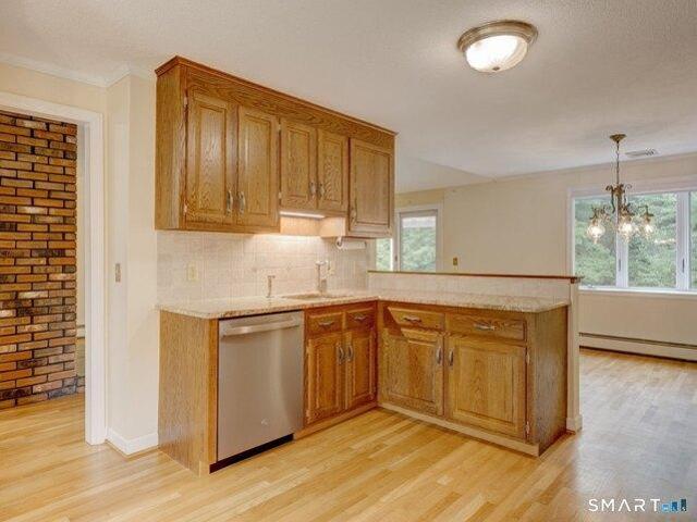 house with 3 bedroom, Glastonbury CT DS104298036