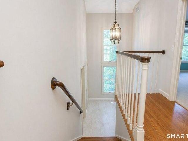 house with 3 bedroom, Glastonbury CT ES104541994