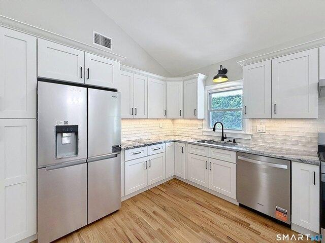 house with 3 bedroom, Glastonbury CT ES105142517
