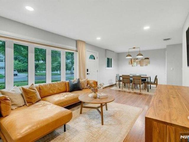 house with 3 bedroom, Glen Rock NJ DS102824441