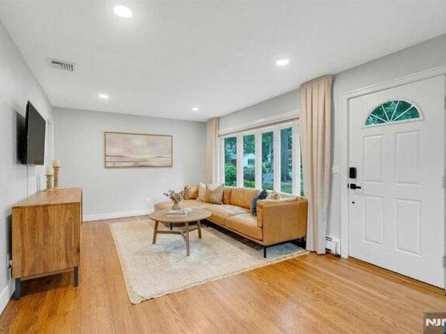 house with 3 bedroom, Glen Rock NJ ES102824441