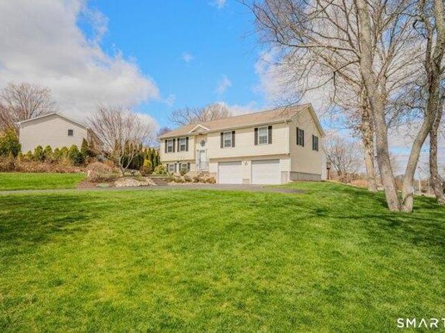 house with 3 bedroom, Groton CT DLS102726131