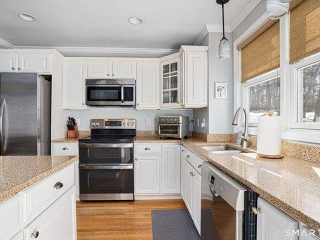 house with 3 bedroom, Groton CT DS101801148