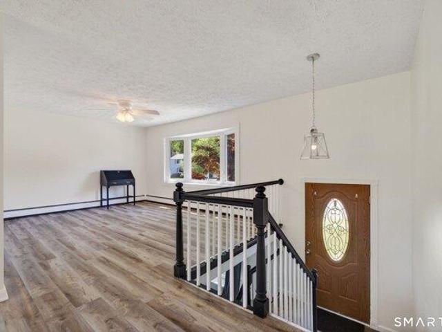 house with 3 bedroom, Groton CT DS103620174