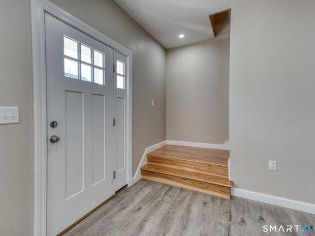 house with 3 bedroom, Groton CT ES103099687