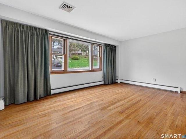 house with 3 bedroom, Groton CT ES103162834