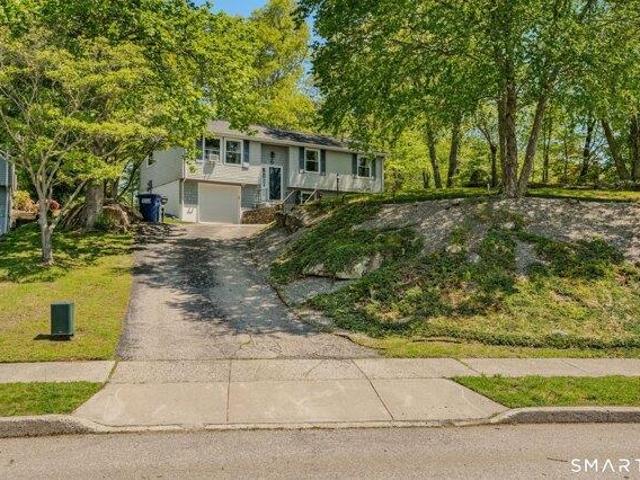 house with 3 bedroom, Groton CT ES103185615